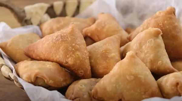 25 Best Indian Party Snacks For Every Occasion – Hungritos